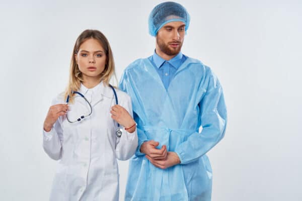 The Vital Role of Lab Coats: Different Types, How to Wear, Supplies & More